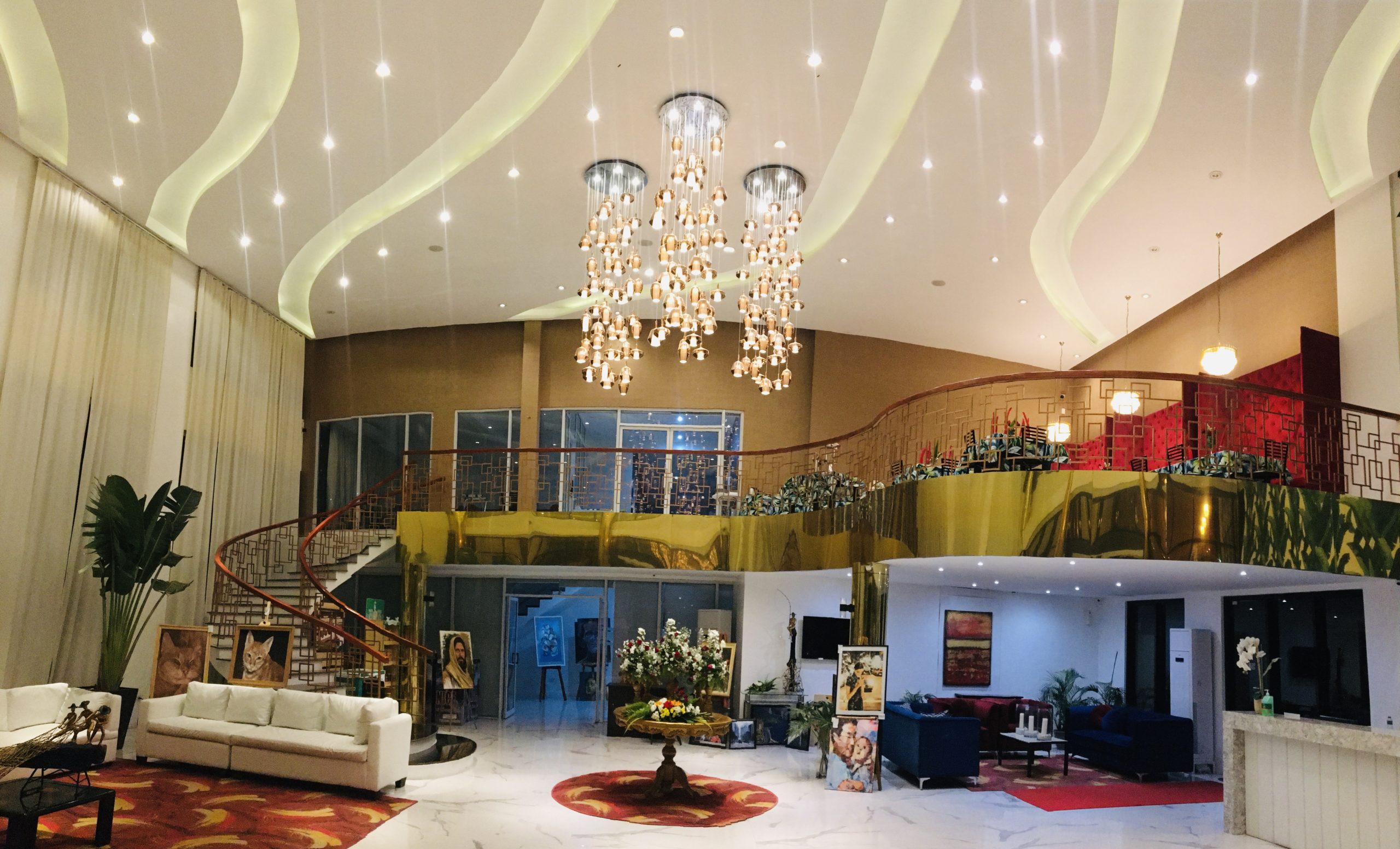 The Hotel Sophia – CELEBRATE LIFE IN A LUXURIOUS WAY. STAYING IS BELIEVING.
